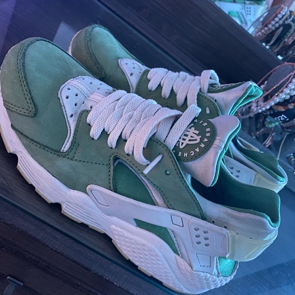 Shoes | Nike Olive Green Suede Huaraches | Poshmark